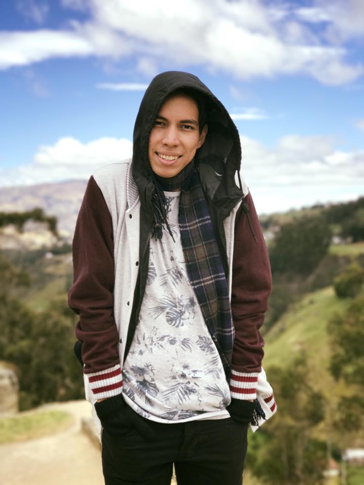 Alex V incursiona en la música. El amor inesperado inspira su creación ...